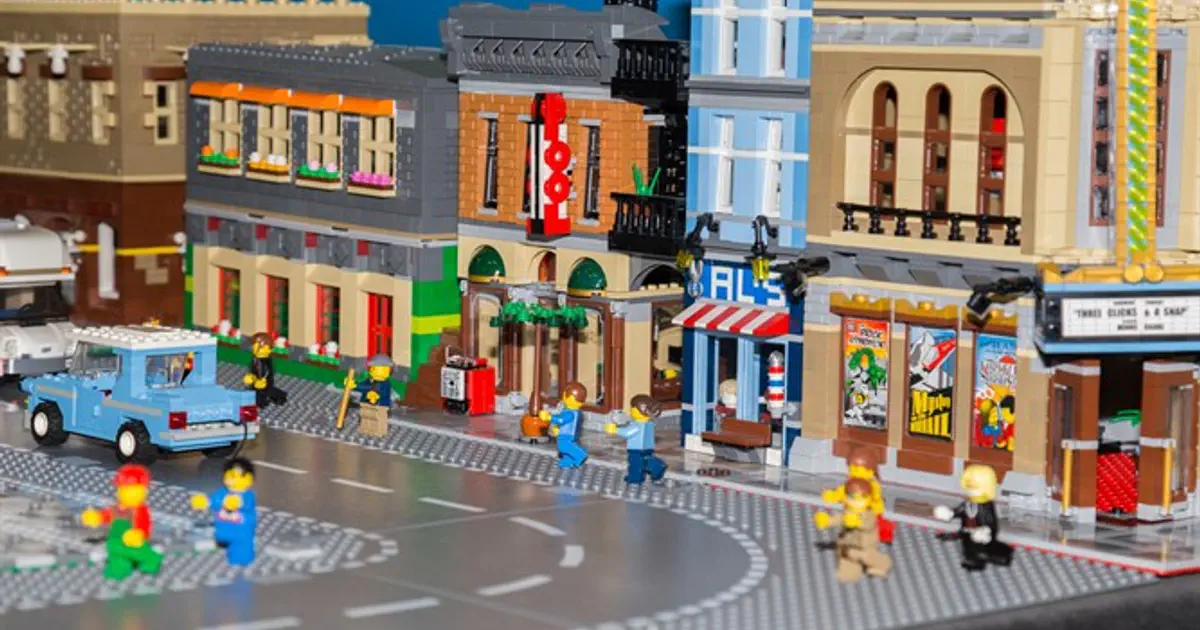 Lego art in the heart of Tel Aviv | Israel National News - Arutz Sheva
