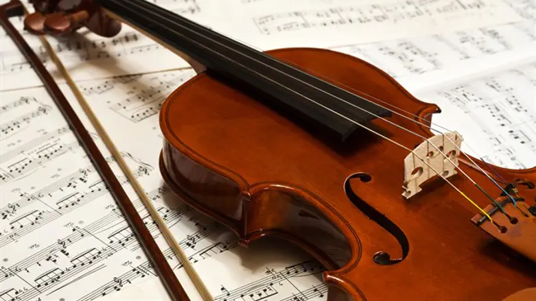 Listen to violinist Alma Rose, forced to lead the Auschwitz orchestra ...