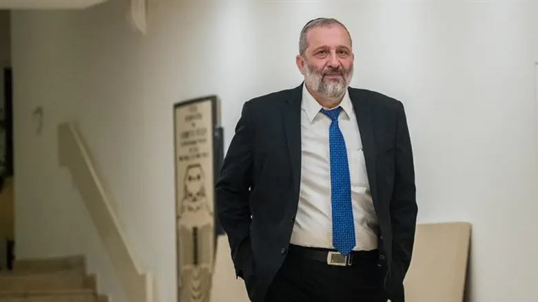 Deri: Haredim are ready to explode | Israel National News - Arutz Sheva